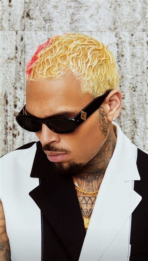 Chris Brown Capelli Biondi