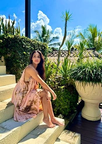 Deana Uppal Feet Aznudefeet