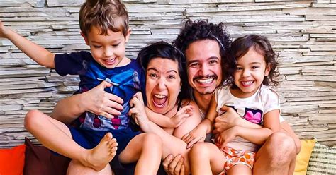 12 Madrastas e padrastos famosos que demonstram muito carinho por seus enteados Incrível