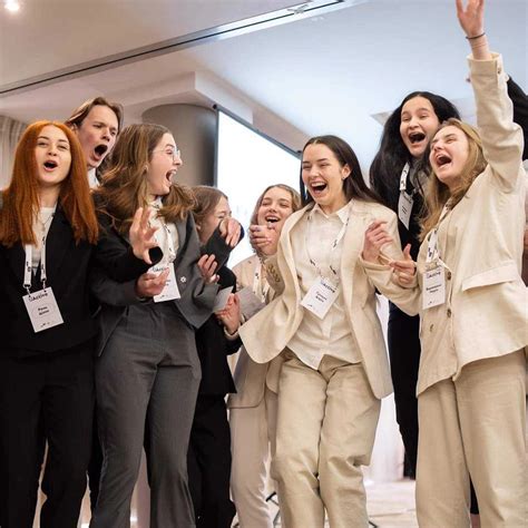 Українські діти які пережили окупацію отримали кошти на реалізацію своїх проектів по