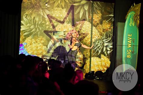 Home To The World Famous Pineapple Stage Scarlet Honolulu