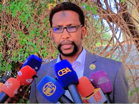 Xildh Barkhad Oo Jaamacadah Usoo Jeediyay Inay Deeqo Waxbarasho Siyaan Caruurta Askarta Sland