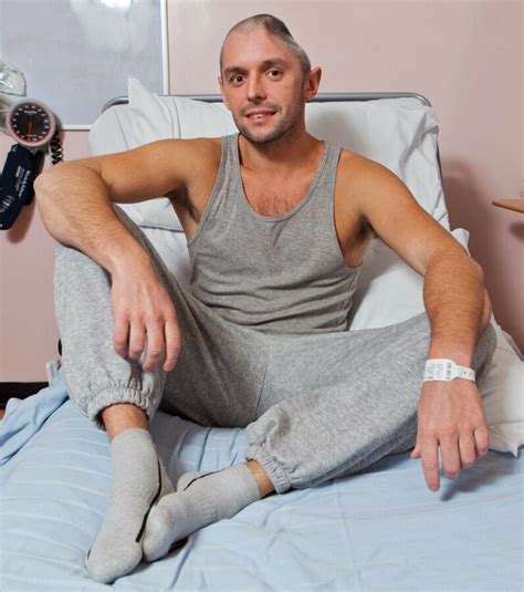 Photos Découvrez Lee Charie l homme qui a perdu une partie de son crâne après une chute