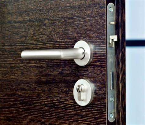 Serrure Comment Retourner Un Pêne Demi Tour