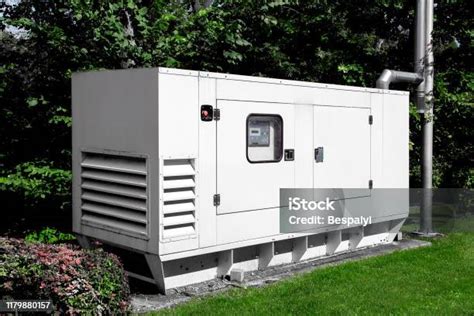 전원 공급 장치 전기 배전반 전원 관리와 철 케이스에 디젤 설치를위한 비상 발전기 발전기에 대한 스톡 사진 및 기타 이미지 발전기 백업 디젤 Istock