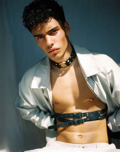 Y O N G A E S T H E A T H I Tumbex