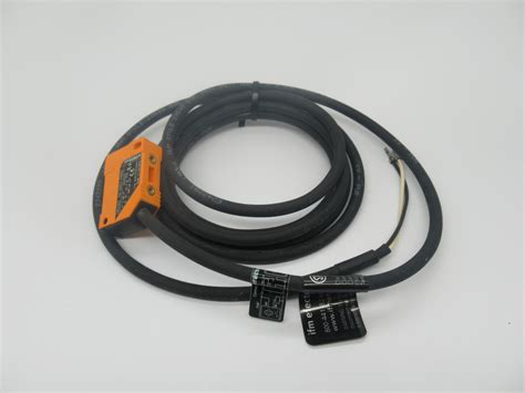 Ifm Efector In5262 Proximity Switch Inductive Sensor 4mm 10 55vdc 400ma New Industrial