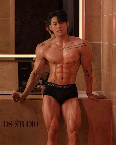 인플루언서 바디프로필 트레이너 바디프로필 서울 바디프로필 스튜디오 남자 바디프로필 컨셉 추천 바디프로필 의상 추천