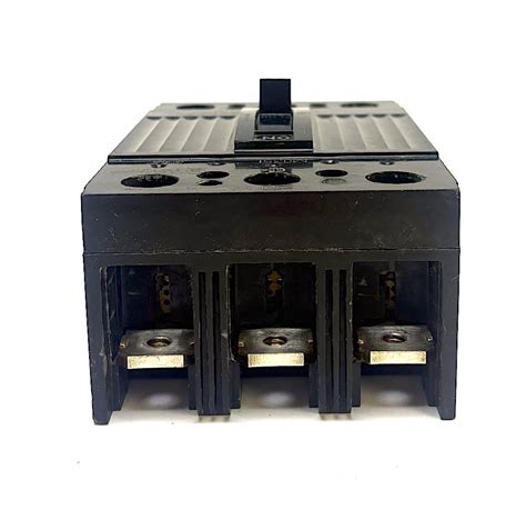 General Electric Tqd32150 3 Pole 150 Amp 240 Vac Circuit Breaker