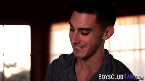 Buff Hunk Gets Cumshot After Blowjob