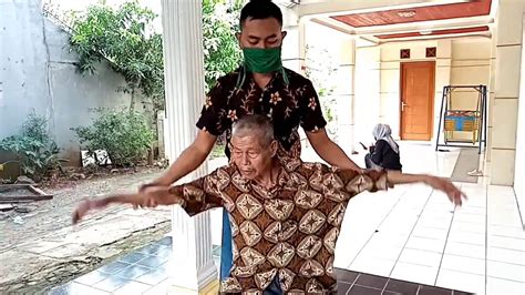 Pijat totok syaraf stroke,frozen shoulder bersama haji jajang cipanas - YouTube