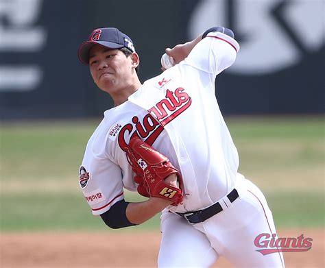 롯데 슈퍼 루키 김진욱 데뷔 사직 홈 개막전 예정 문학프리톡