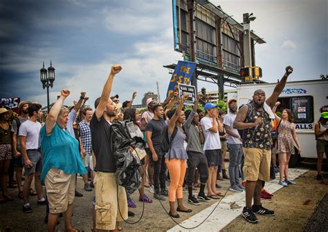 Fotos Gratis Gente Multitud Firmar Turismo Protesta Blm La Vida De Las Vidas Negras