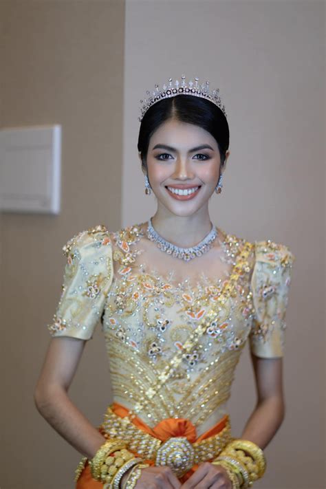 រូបភាពខ្លះៗ ថ្ងៃចូលរោងការ សុវត្ថិឌី ធារិកា ស្រស់ស្អាតខ្លាំង Khmerload Cambodia Latest News