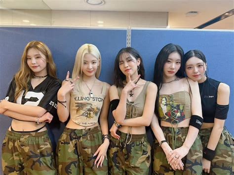 8 Times Itzy Wore The Trendiest Pants In Their Cake Era—and The Few Times They Wore Skirts