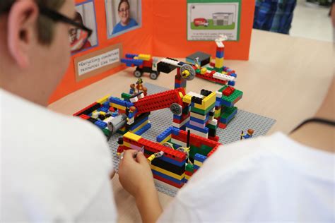 LitLinks Engineering Design Taps Critical Thinking Communication Skills