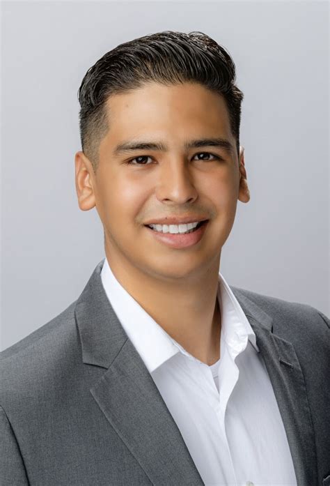 Alumnifeature Csusm Alumnifeaturefriday Csusm Alumni Association