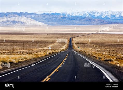 Usa Nevada Never Ending Straight Road Of America Scenery On Us Route 50