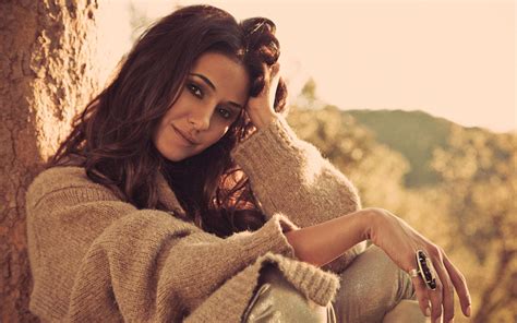 Emmanuelle Chriqui Wallpapers 52 Images Wallpapercat