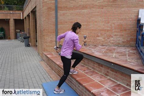 Ejercicios De Fuerza Para Correr Step Up Con Mancuernas