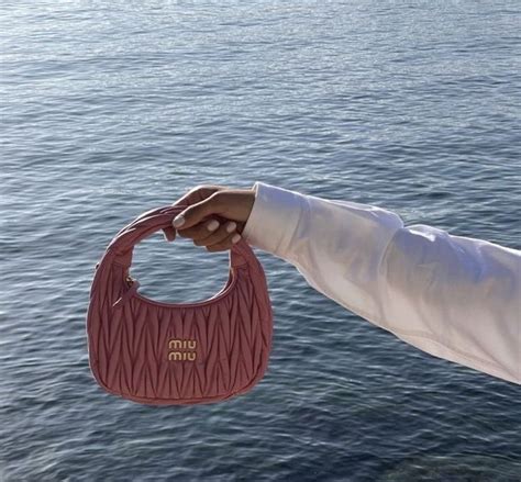 Bag Miu Miu 💗 в 2023 г Вдохновленные наряды Модные сумки Сумки