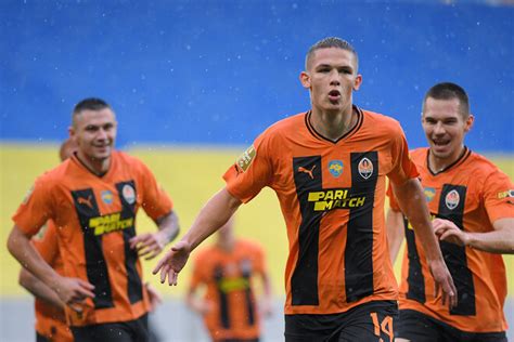 Шахтар та Дніпро 1 Як виглядає турнірна таблиця УПЛ після 5 турів