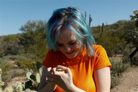 Vonnie Bean Nude Desert Oranges Vonnie Bean Nude Zishy Porn Pic