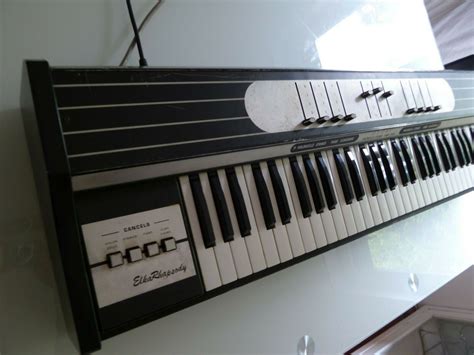 Matrixsynth Elka Synthesizer Rhapsody 610original Case And Volume Pedal