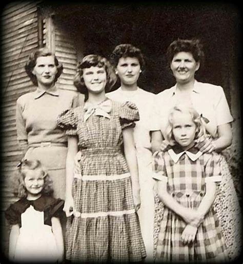 Cousins And Aunts Couple Photos Vintage Photos Photo