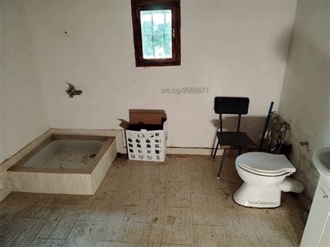 Подгорие Автентична възрожденска къща Двуетажна къща 100 кв м РЗП 1900 кв м двор Къщи Вили