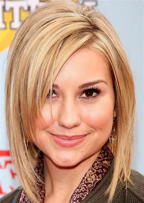 25 Beautiful Medium Length Haircuts For Round Faces Wassup Mate