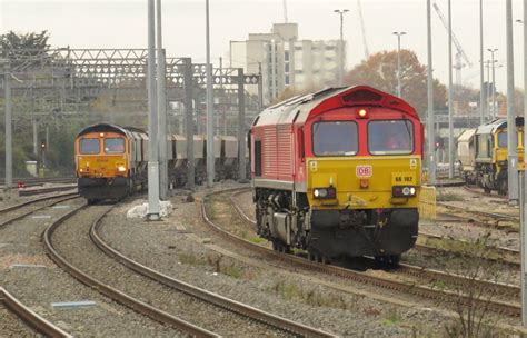 66192 Acton Yard Db Cargo Class 66 No 66192 Arrives In Flickr