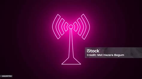 검은 배경에 네온 무선 타워 안테나 타워 아이콘 컬렉션 라디오 타워 아이콘 송신기 아이콘 휴대 전화 타워 아이콘입니다 무선 셀룰러 셀 신호 또는 무선 네트워크 안테나 라인