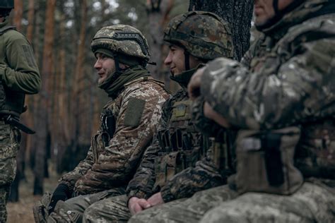 На Бахмутському напрямку ЗСУ знищили ворожу гармату Д 20 ВІДЕО