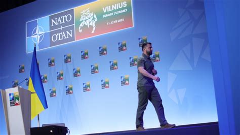 Джеймс Шер В съзнанието на ключови съюзници от НАТО се е загнездило разбирането че Украйна е