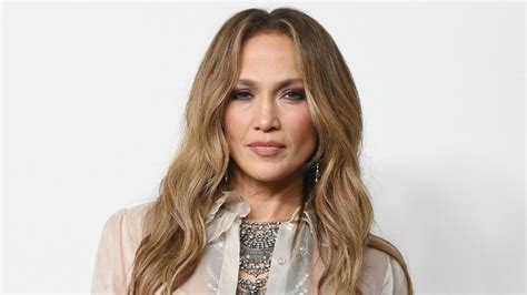 Naturally Jennifer Lopezs Gym Bun Is Even More Elaborate Than My