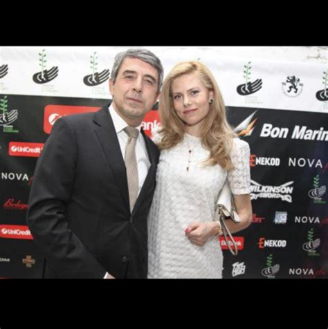 Росен Плевнелиев и Деси Банова плащат космически суми за детска градина на сина си повече от