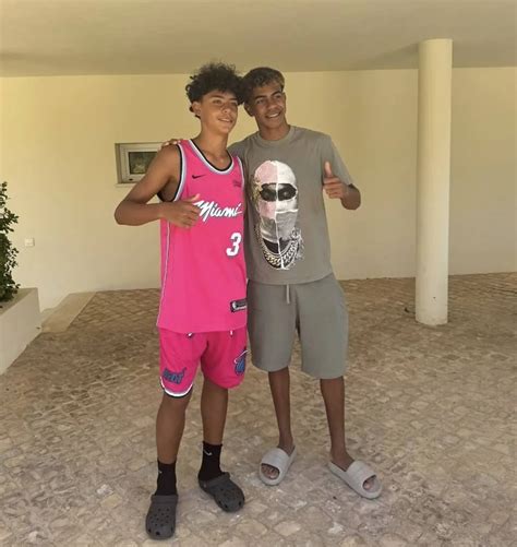 كريستيانو رونالدو هذا وجه الشبه بين ابني ويامال