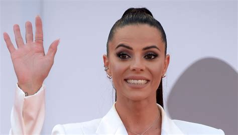 Shaila Attaccata Dopo La Rottura Con Lorenzo In Finale Al Gf Il Padre