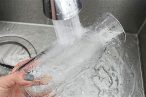 유리 스티커 끈끈이 자국 제거 방법 테이프 흔적 떼기 네이버 블로그