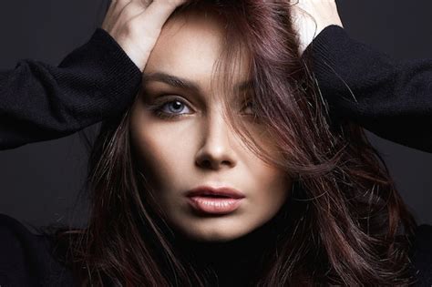 Premium Photo Sensual Beautiful Girl With Makeup And Curly Hair