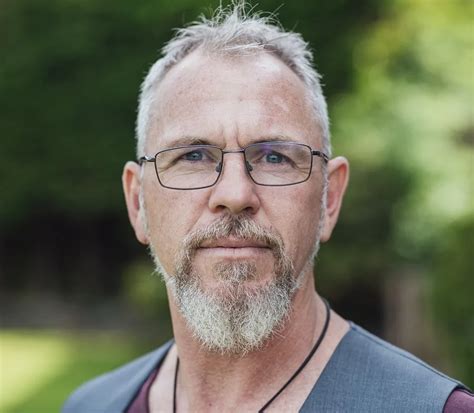 17 Modern Grey Beard Styles To Try In 2025