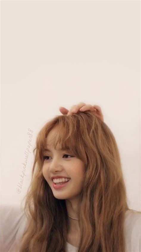 Just 10 Moments Where Blackpinks Lisa Let Her Forehead Breathe Koreaboo