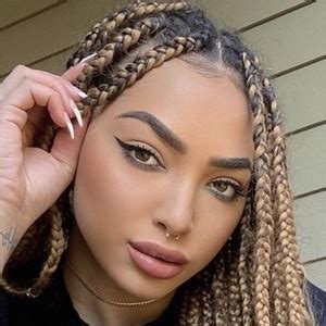 Taylor Sanders Age Family Bio Famous Birthdays