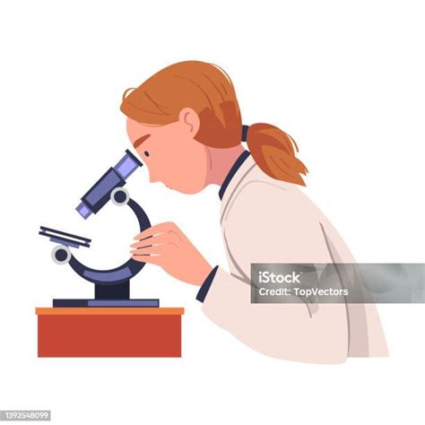 현미경 벡터 일러스트레이션에서 무언가를 조사하는 화이트 코트의 여성 과학자 캐릭터 과학자에 대한 스톡 벡터 아트 및 기타 이미지 과학자 문화 미생물학 Istock