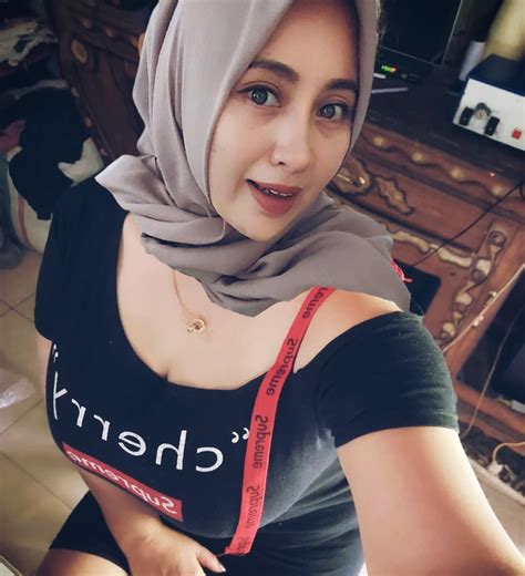410 Ide Hijab Di 2025 Gaya Hijab Wanita Wanita Berlekuk