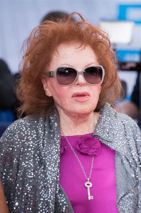 Régine 89 Ans Parle De Ses Difficultés à Collaborer Avec Serge Gainsbourg
