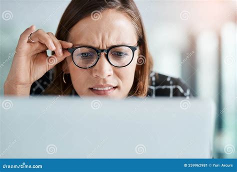 This Isnt Making Any Sense A Young Businesswoman Looking Confused
