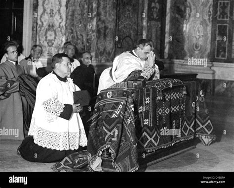 Cardinal Eugenio Pacelli Fotos Und Bildmaterial In Hoher Auflösung Alamy