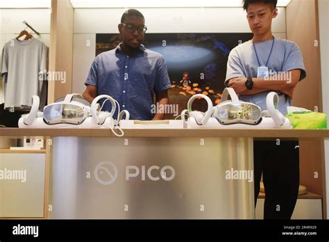 Hangzhou China May 29 2023 Customers Experience Vr Glasses At A Bytedance Pico Store In